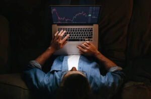 Volatility Contraction Pattern (VCP) Explained | Ultima Markets